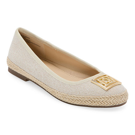 Click here for Liz Claiborne Fresno Womens Round Closed Toe Balle... prices