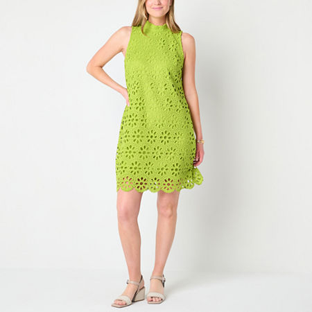 Click here for Robbie Bee Womens Sleeveless Floral Swing Dresses... prices