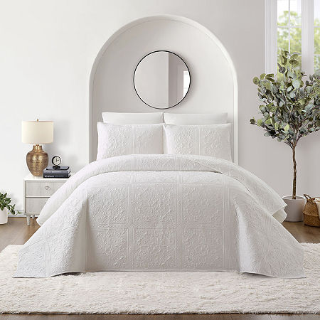 Click here for Modern Heirloom Solid Stitch 3-pc. Bedspread Set... prices