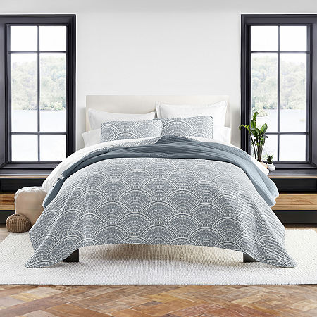 Click here for ienjoy Home Scallop Reversible 3-Pc. Lightweight Q... prices