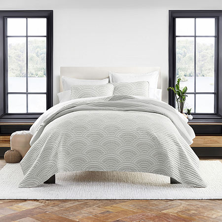 Click here for ienjoy Home Scallop Reversible 3-Pc. Lightweight Q... prices