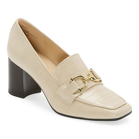 Click here for Liz Claiborne Malone Womens Moc Closed Toe Loafers... prices