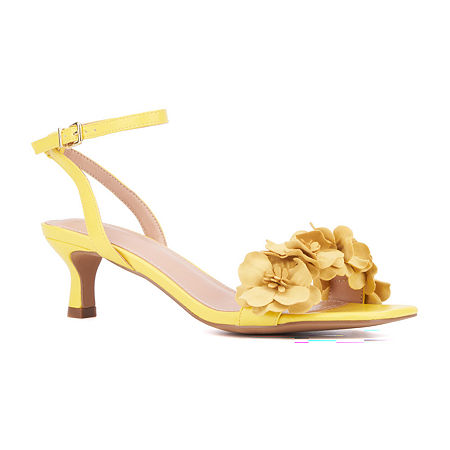 Click here for Womens New York & Company Gwendolyn Dress Sandals prices