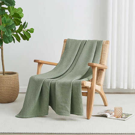 Click here for Patina Vie Maison Cotton Waffle Weave Washable Rev... prices