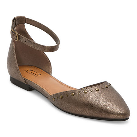 Click here for a.n.a Darell Womens Round Closed Toe Ballet Flats... prices