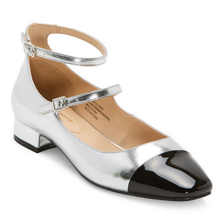 Click here for Liz Claiborne Flori Womens Cap Closed Toe Ballet F... prices