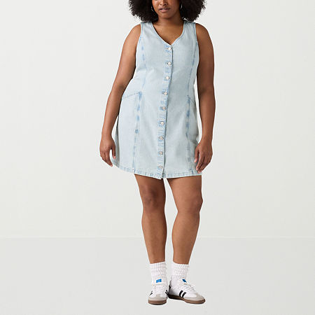 Click here for Levis Plus Size Vianna Sleeveless Denim Vest Dress... prices