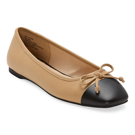 Click here for Liz Claiborne Flora Womens Cap Closed Toe Ballet F... prices