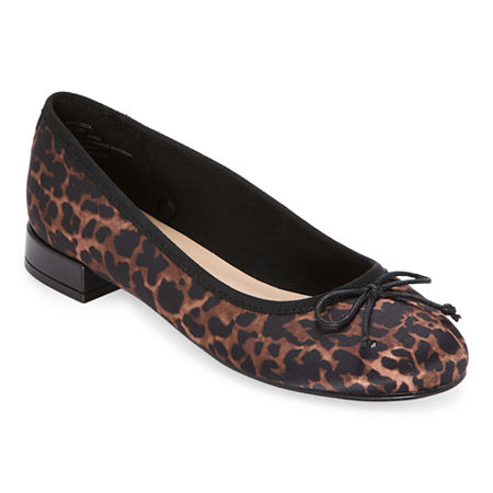 Click here for Liz Claiborne Cecil Womens Round Closed Toe Ballet... prices
