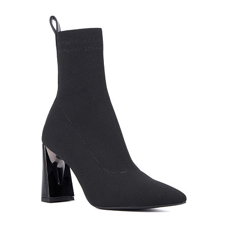 Click here for Torgeis Womens Kahili Booties - Black prices