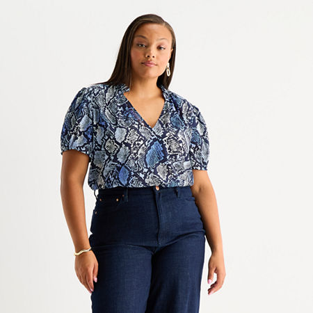 Click here for Worthington Womens V Neck Short Sleeve Plus Blouse... prices
