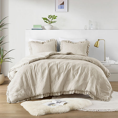 Click here for 510 Design Phoebe Diamond Quilted Ruffle Edge Midw... prices