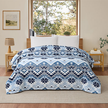 Click here for Bearpaw Super Cozy Midweight Blanket  One Size  Bl... prices