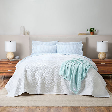 Click here for Gaiam Microfiber Soft Brushed Quilt  One Size  Whi... prices