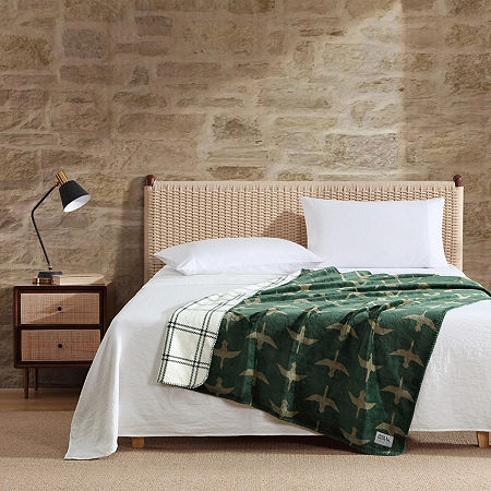 Click here for Eddie Bauer Washable Throw  One Size  Green prices