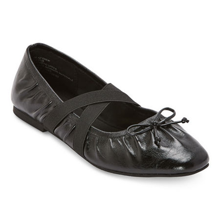 Click here for Arizona Jean Co Drew Womens Closed Toe Ballet Flat... prices