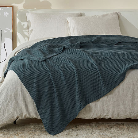 Click here for Patina Vie Maison Cotton Waffle Weave Throw Blanke... prices