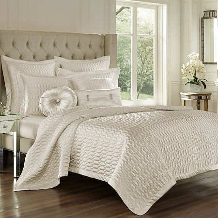 Click here for J Queen New York Satinique Quilted Quilt  Full/Que... prices