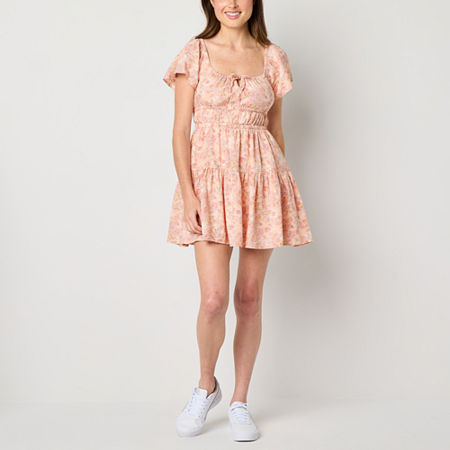 Click here for Arizona Womens Juniors Short Sleeve Floral Fit + F... prices