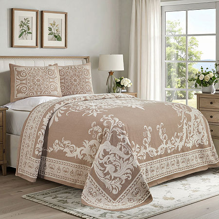 SUPERIOR Adalie Medallion Oversized Reversible Jacquard Bedspread  One Size  Beige