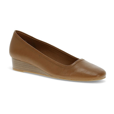 Click here for Baretraps Covette Womens Round Closed Toe Slip-On... prices