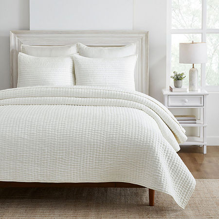 Click here for SUPERIOR Bella Silk Handmade Luxury Quilt  One Siz... prices