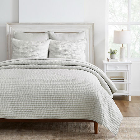 Click here for SUPERIOR Bella Silk Handmade Luxury Quilt  One Siz... prices